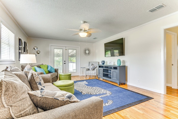 Pensacola Home W/ Covered Patio: 1 Mi To Downtown! - Gulf Breeze, FL