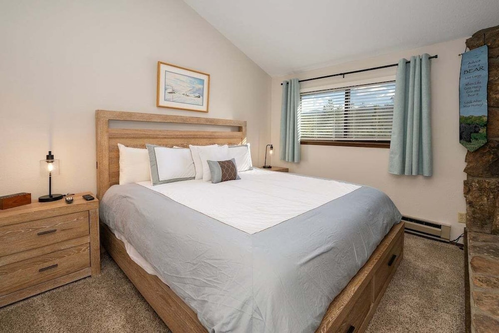 Great New Listing, 3 Bedroom Remodeled, Spacious - Winter Park, CO