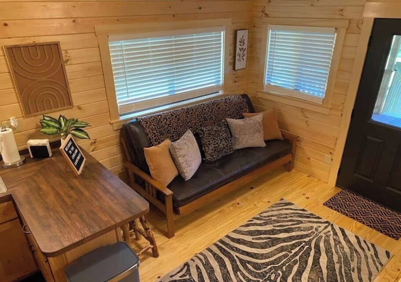 Asheboro 1br Cabin Near Nc Zoo | Loft & Water View - North Carolina Zoo, Asheboro