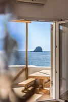 The Sea House "Kleftiko" | Vista do quarto