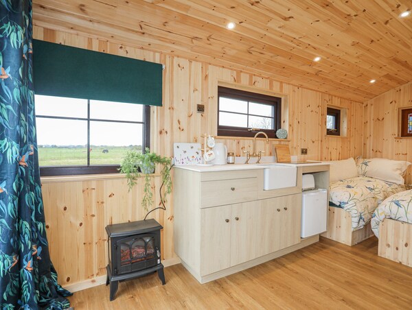 Tal Sarn Shepherd Hut - Anglesey