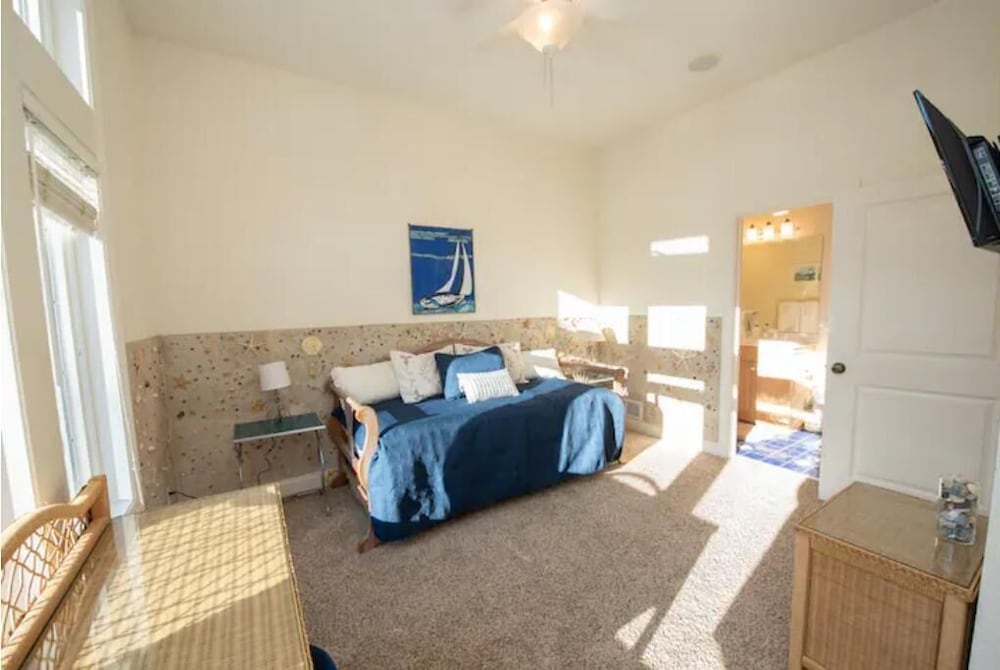 Secluded Spa-cious Retreat 8+3 - Blaine, MN
