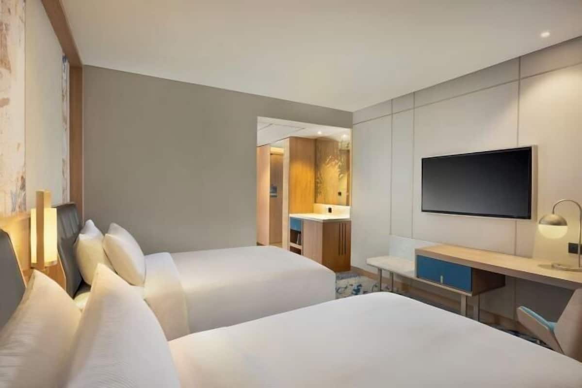 Roupas de cama premium, camas Select Comfort, frigobar