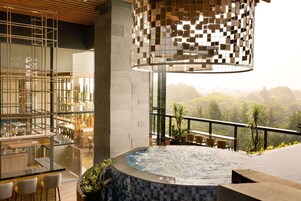 Piscina exterior, da(s) 6:00 à(s) 22:00, toldos gratuitos 