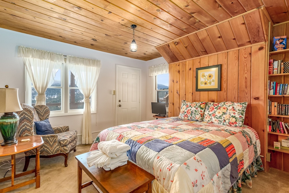 Bishop's Retreat - Historic Log Home - Panoramic Mountain Views - 20-ncd0237 - Estes Park, CO