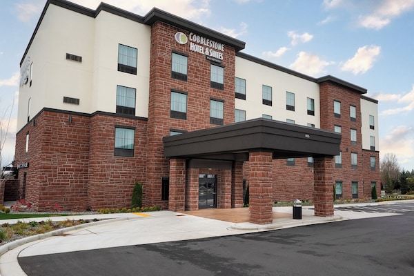 Cobblestone Hotel & Suites - Lynden - Ferndale, WA