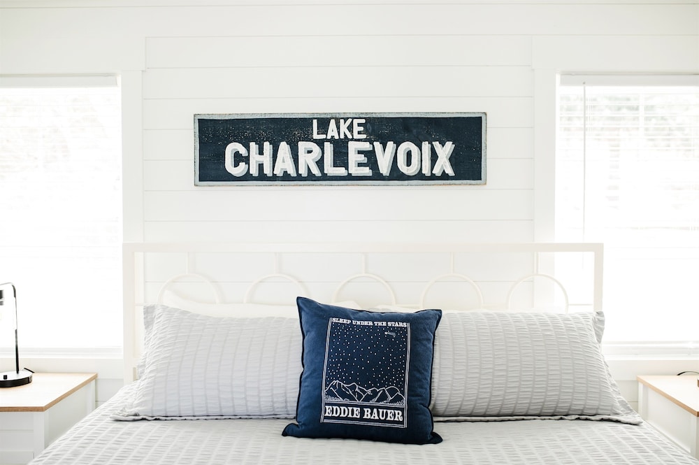 Lake Charlevoix Getaway Boyne City - Boyne City, MI