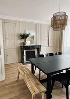 Café da manhã com buffet todos os dias (EUR 12 por pessoa) 