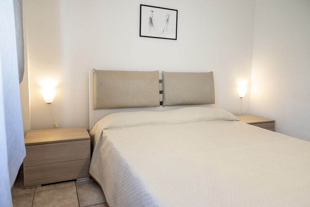 M377 - Marcelli, Two-room Apartment With External Courtyard And Parking - Sirolo