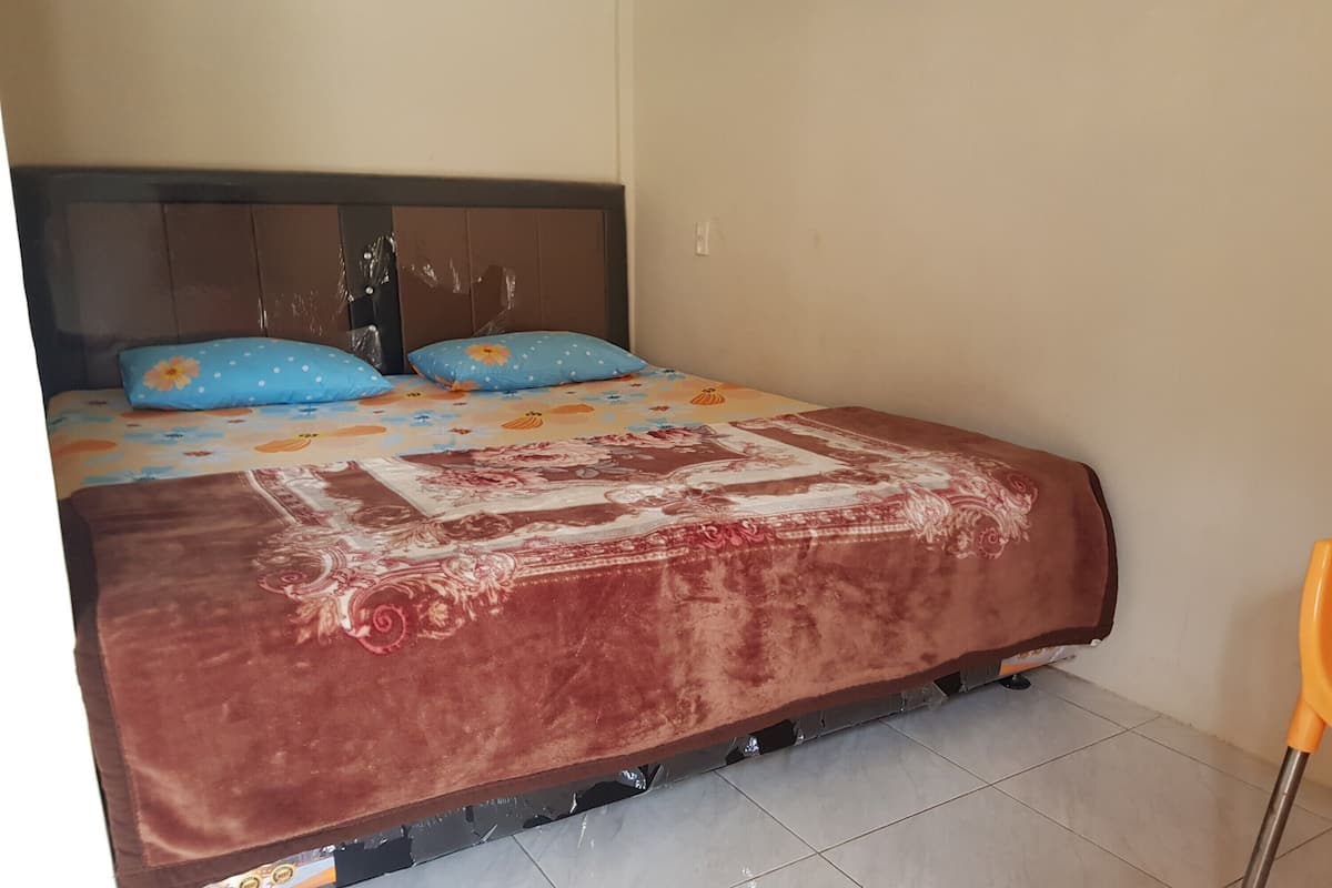 Quarto Duplo Standard | Secretária, Wi-fi grátis, roupa de cama fornecida