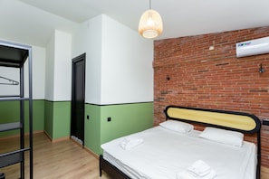 Roupa de alta qualidade, camas de colchão viscoelástico, minibar