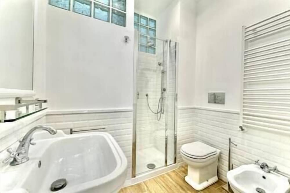 (3 Suites In The Sea) 3 Bedroom Luxe Apartment - Viareggio