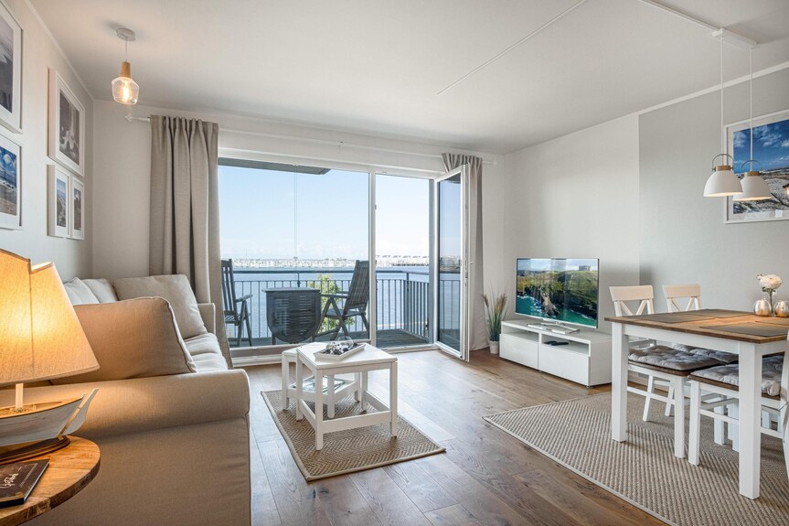 Portblick - First Row Waterfront, 1st Floor, Underfloor Heating, Tv, Balcony - Kappeln