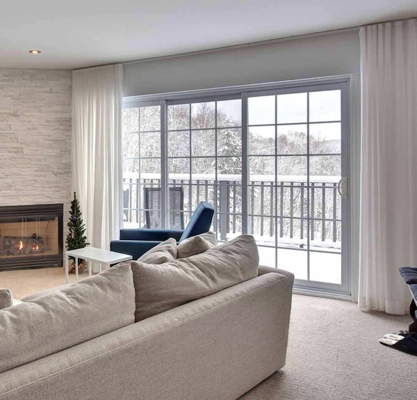 Ski, Mb In/out, Fireplace Warm Et Cozy Retreat - 로헝띠드