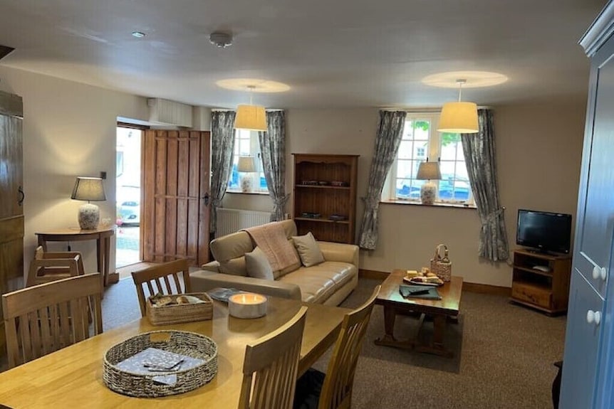 Kents Cottage, Orchardleigh Estate - Cotswolds