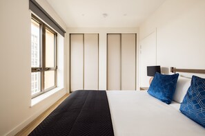 Apartamento, 1 quarto | Secretária, ferro/tábua de engomar, Wi-fi grátis 