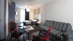 Quarto Júnior | Cofre no quarto, quartos insonorizados, ferro/tábua de engomar 