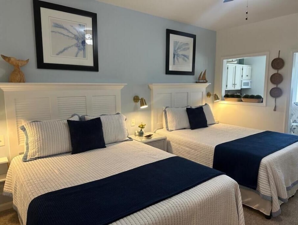 Completely Remodeled Luxury Sea Trail Condo On Golf Course. Close To Beach! - Sunset Beach, NC
