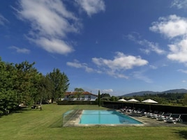 Piscina exterior sazonal