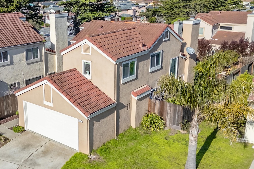 Succulents & Seashells Coastal Paradise By Beach - Marina, CA