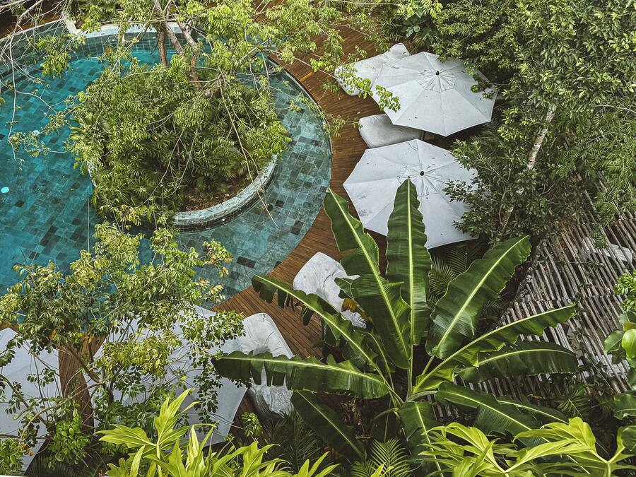 2 piscinas externas, guarda-sóis, espreguiçadeiras