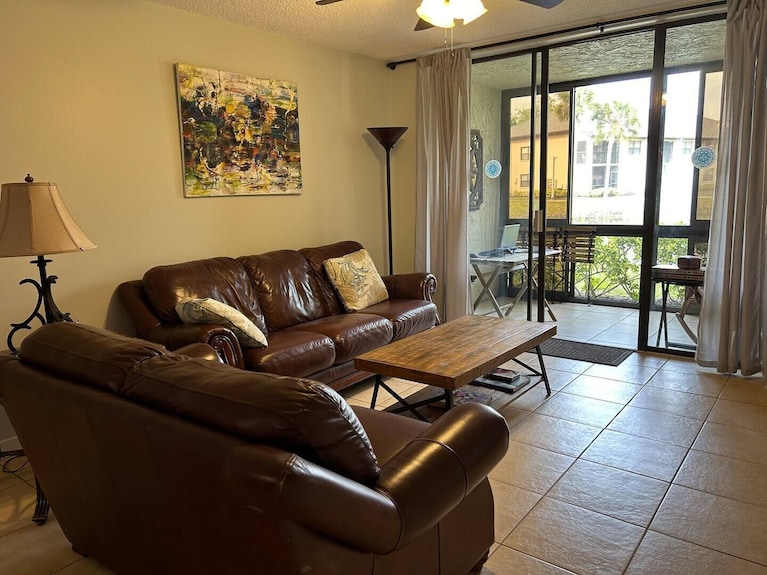 Near Beaches & Outdoor Activites! Relaxation And Fun! 2 Br/ba/lr & Kitchen - Bradenton, FL