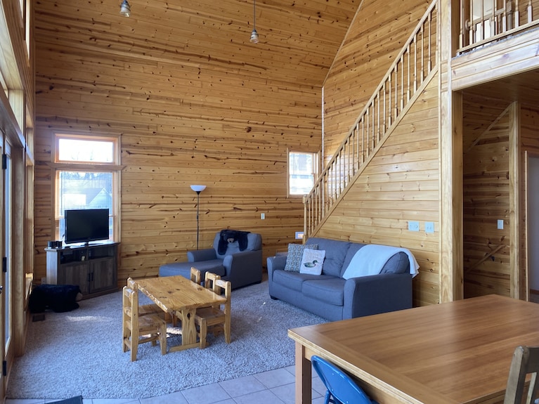 Charming 4-bedroom Saint Mary's Lake House In Battle Creek - Battle Creek, MI