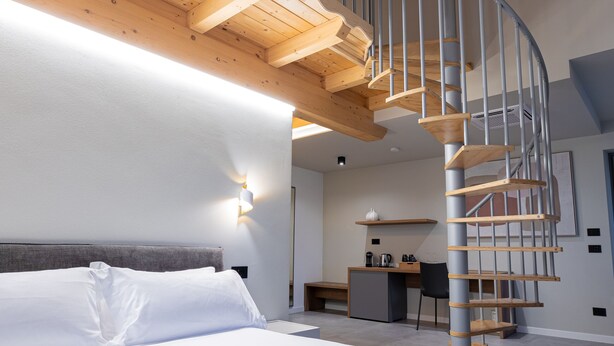 Quarto luxo, 1 cama Queen, vista para a montanha | Edredons de pluma, frigobar (abastecido com itens grátis)