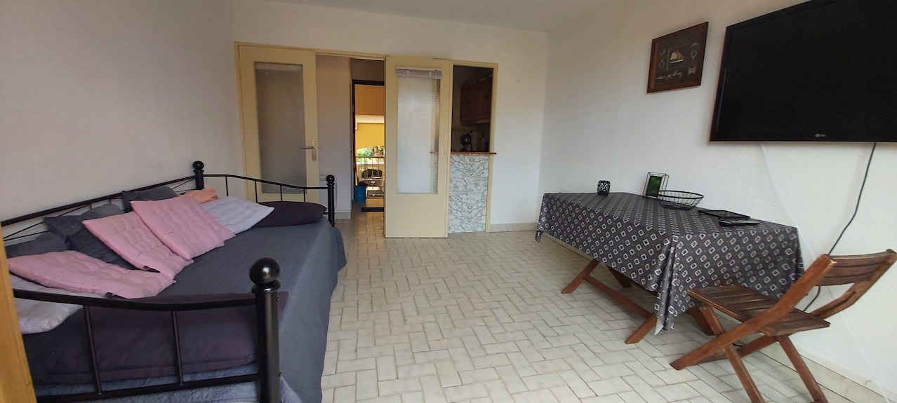 La Roquille, T2 6 Couchages Dans Résidence Calme Et Sécurisée En Bord De Plage - Agde