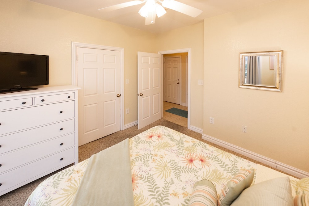New- Pool, Ocean, Updated! - Virginia