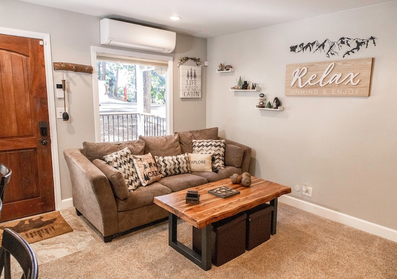 Cozy Fairytale Cabin - Lake Arrowhead, CA