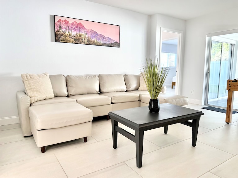 Experience Bliss Relaxing Retreat Near Treasure Island Beaches - Treasure Island, FL