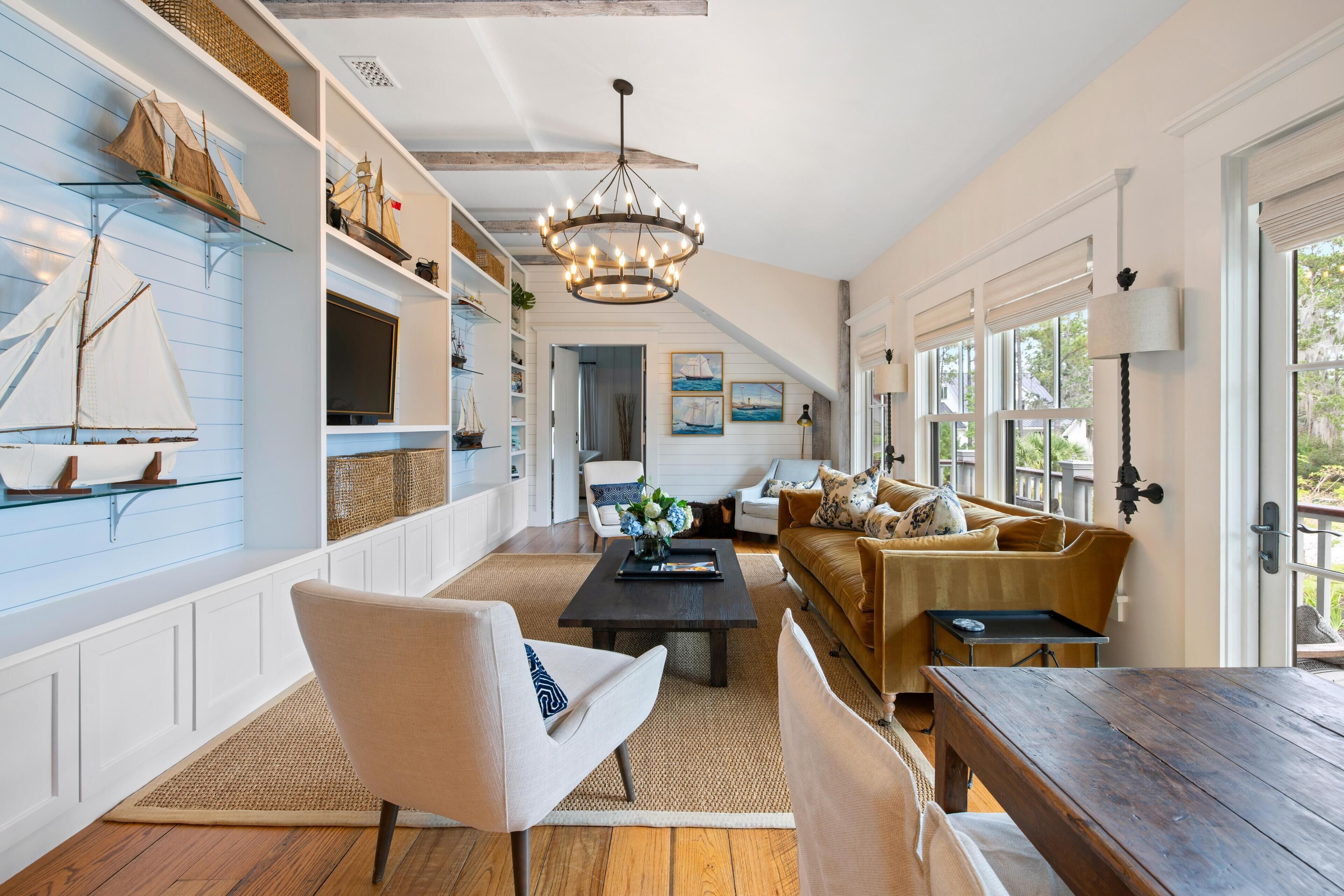 Pool And Expansive Porch For Outdoor Living, Perfect For Groups - 布拉夫頓