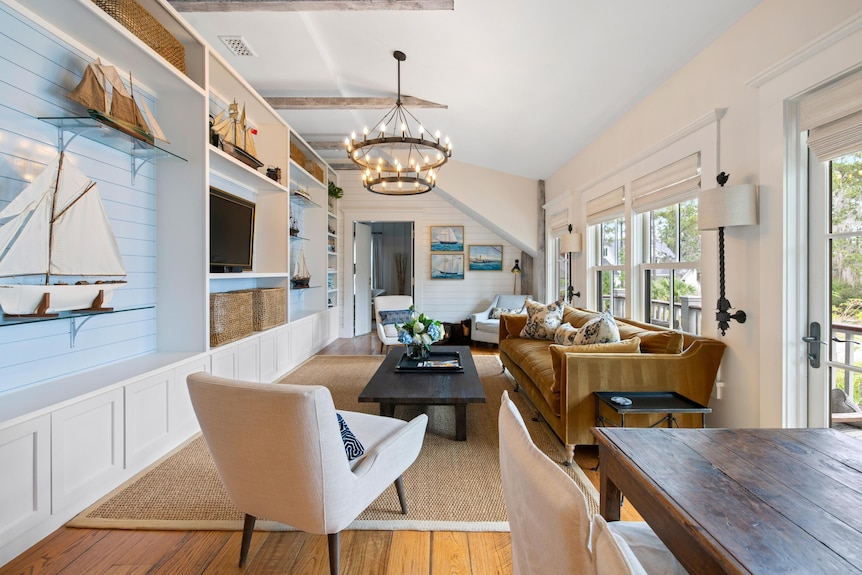 Pool And Expansive Porch For Outdoor Living, Perfect For Groups - 布拉夫頓