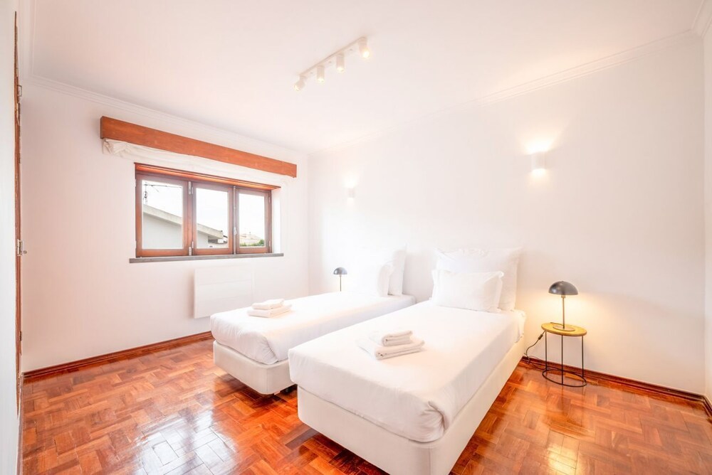Joivy Exceptional Villa With Parking - Sintra