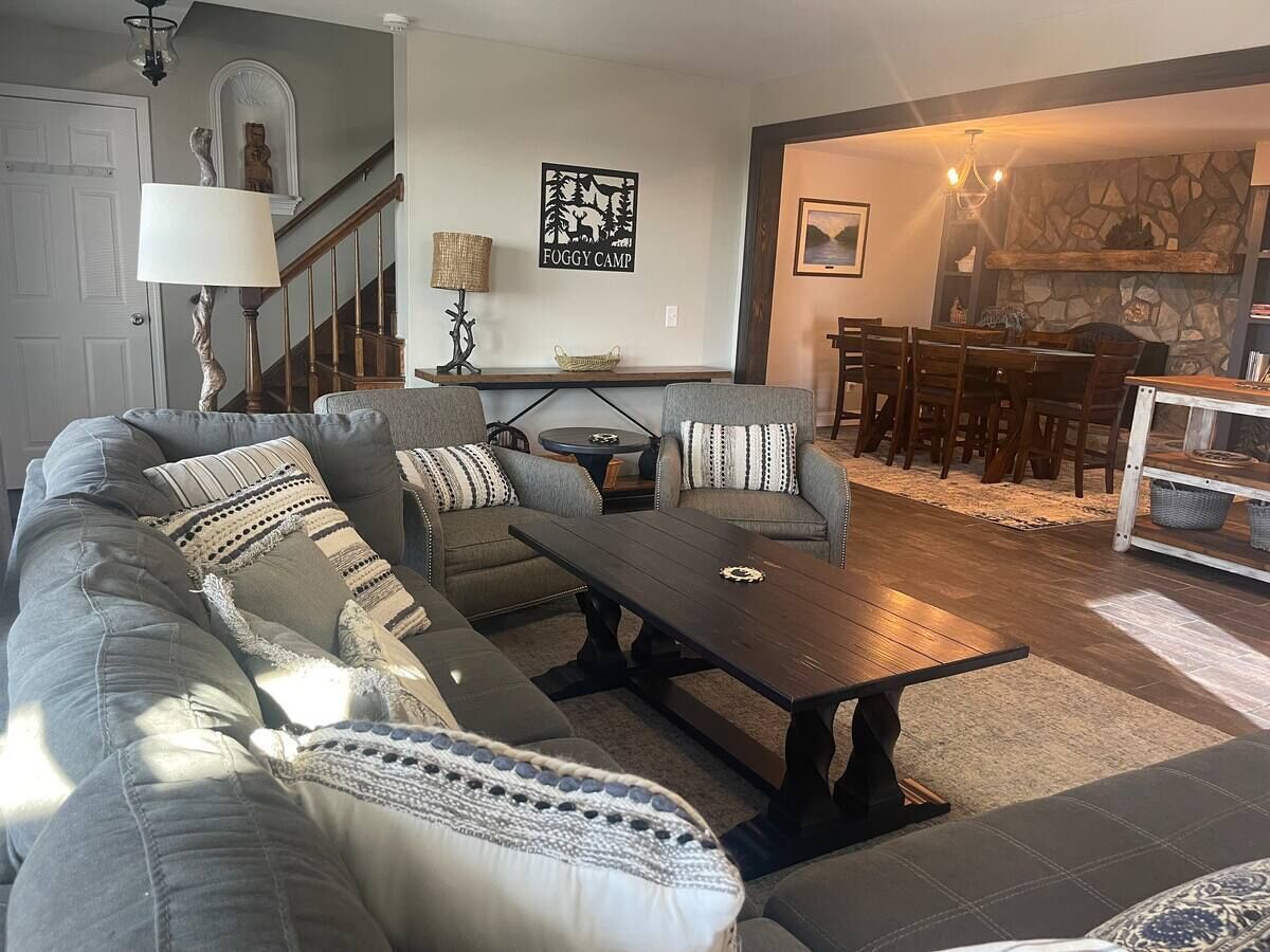 Secluded Cabin With Long Range Views Just Off Blue Ridge Parkway In Fancy Gap Va - Hillsville, VA