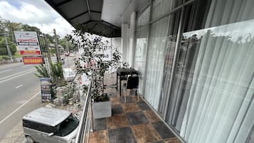 Quarto Quádruplo Standard, várias camas, casa de banho privativa | Terraço/pátio interior