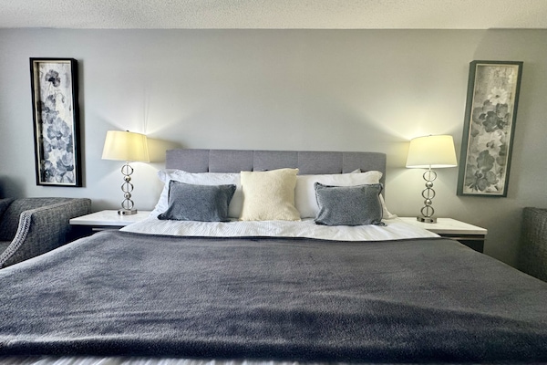 Quarto executivo, 1 cama King, para não fumantes | Roupas de cama premium, escrivaninha, ferros/tábuas de passar roupa