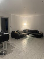 Apartamento | Sala de estar | TV de ecrã plano 