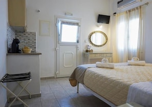 Quarto Duplo ou Twin Deluxe | Cofre no quarto, com decoração personalizada 
