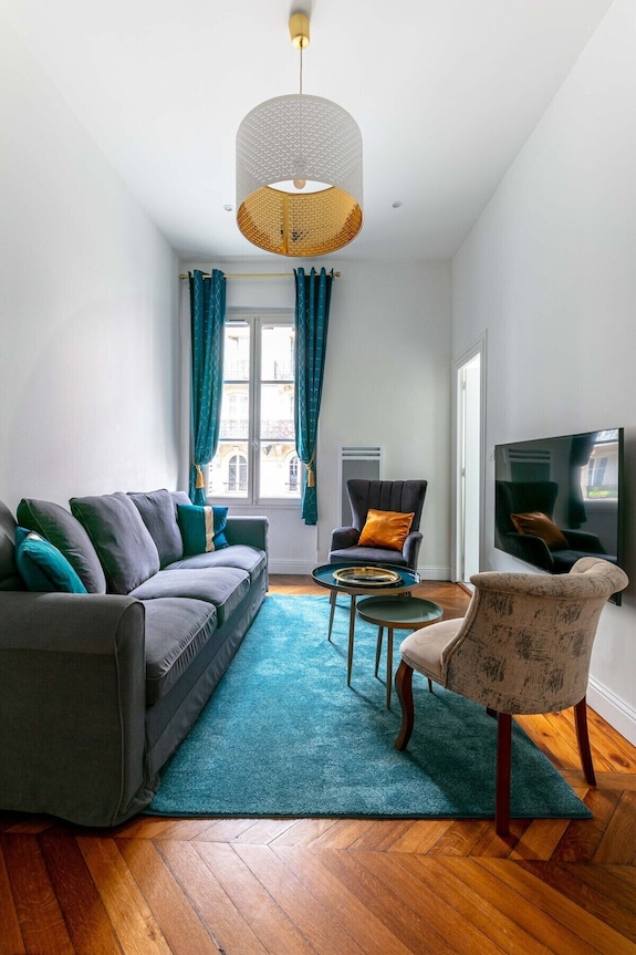 Grand Appartement 7 Voyageurs Au Coeur De Bordeaux - Gare de Bordeaux Saint-Jean