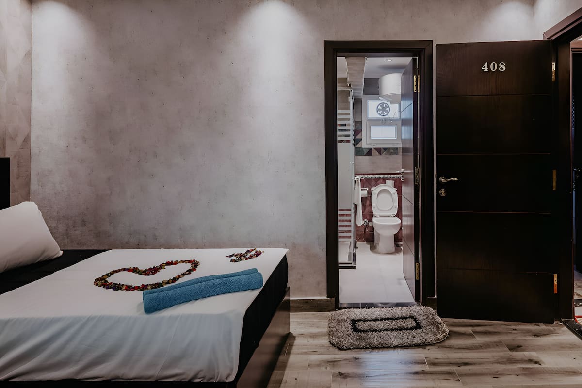 1 quarto, edredões de penas, minibar, com decoração personalizada