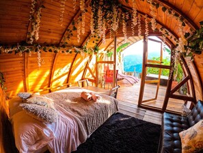 Cabana clássica | Roupas de cama premium, individualmente mobiliados, Wi-Fi de cortesia