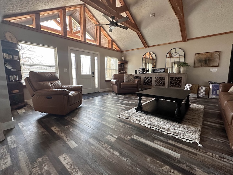 Paris On The Hill - Waynesville, MO