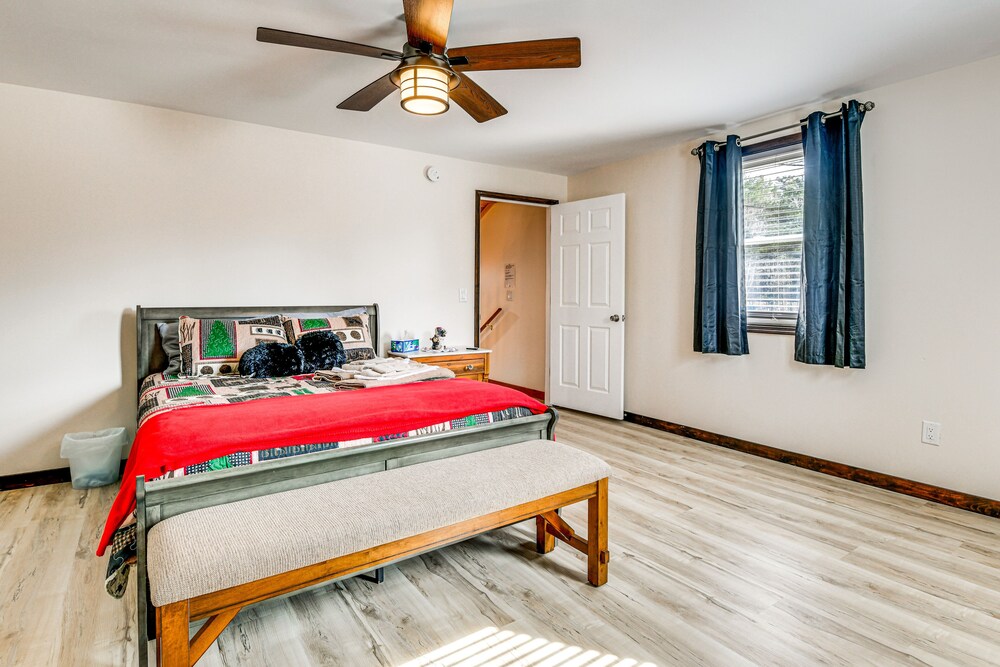 Riverfront Peru Cabin ~ 2 Mi to Lake Champlain! - Clinton County | Vrbo