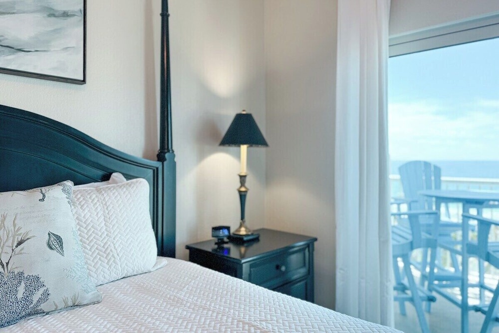 AMAZING CORNER UNIT, HUGE POOLS, BEACH VIEWS - Crystal Tower 809 - Gulf ...