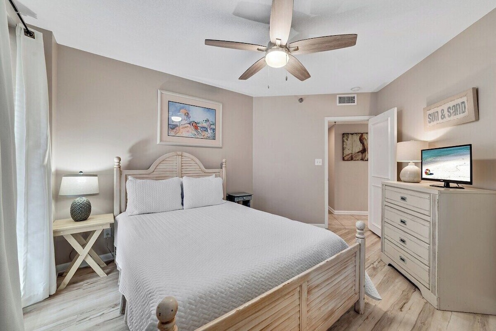 GROUND LEVEL BEACHFRONT CONDO UNIT, EASY ACCESS, INDOOR/OUTDOOR POOL ...