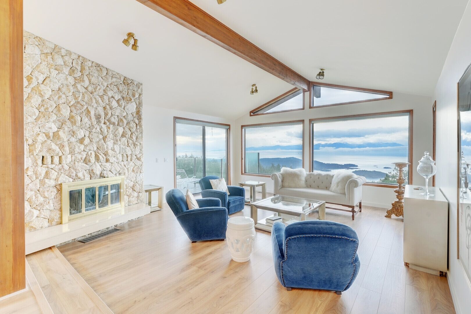 Ocean-view Estate Surrounded By Trees, Perched Atop Mount Matheson. Sleeps 12! - Sooke