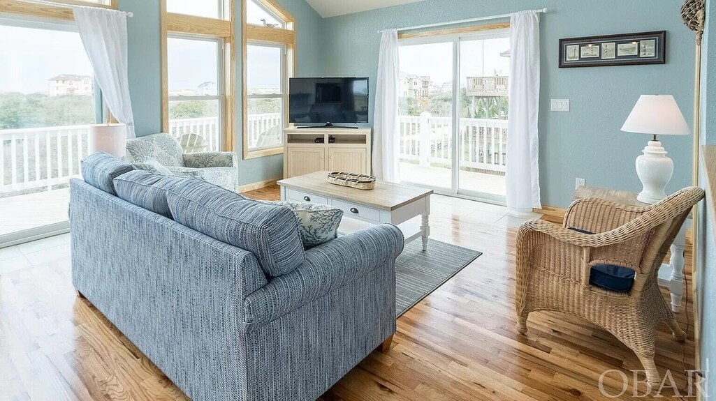 Cozy 4-bedroom House With Private Pool, Hot Tub Located In 4x4 Section - Carova Beach, North Carolina