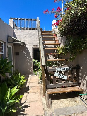 Dormitório Partilhado, 3 quartos, acessível, fumadores | Terrenos do alojamento